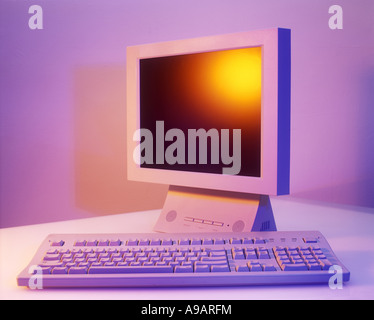 OLD FASHIONED 2000 COMPUTER FLAT SCREEN MONITOR KEYBOARD Stock Photo ...