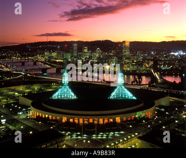 CONVENTION CENTER (©ZIMMER GUNSUL FRASCA 1989) DOWNTOWN SKYLINE ...