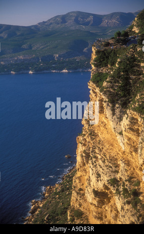 Baie or Bay of Cassis from La Canaille, Mediterranean sea coast ...