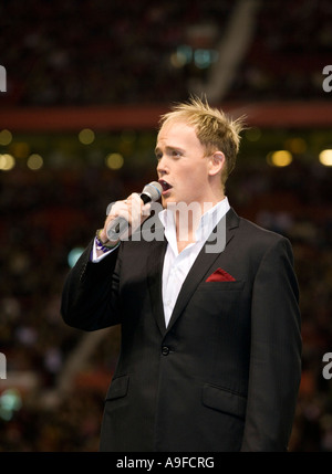 Nicky Spence performing Stock Photo - Alamy