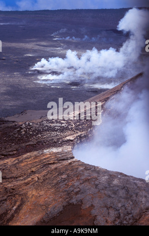 Puu Oo crater on Kilauea. Aerial photograph of the Puu Oo crater in the ...