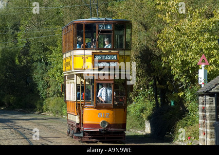 1900 Glasgow Corporation tram and Victorian tram shelter, Crich Tramway ...