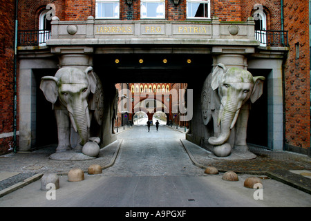 A detail of the Elephant Gate at the Carlsberg brewery in Copenhagen ...