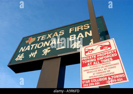 Vietnamese language signs in Houston Texas in Multi Ethnic Community ...