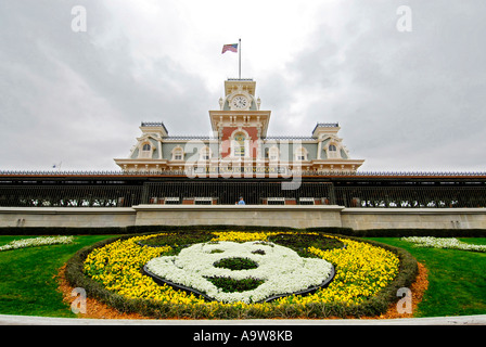 MICKEY MOUSE MAGIC KINGDOM ORLANDO 01 April 2002 Stock Photo - Alamy
