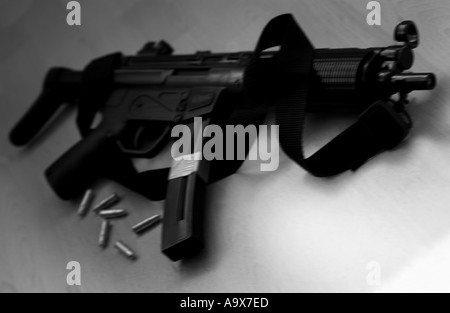 a heckler and koch MP5 machinegun with 9mm bullets ammunition handgun ...