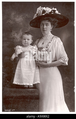 GUSTAV V King of Sweden (1907-50) with his wife Victoria, Princess of ...