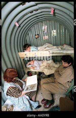 shelter london bombing air raid ww2 wwII England Stock Photo - Alamy