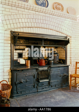 Victorian house cooking range Stock Photo - Alamy