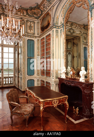 The library of Louis XVI, Versailles, France Stock Photo - Alamy