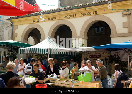 busy market stalls Issigeac Sunday market Dordogne France Europe Stock ...
