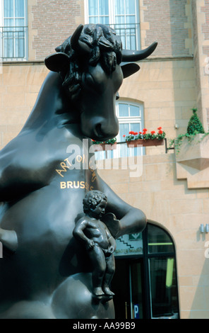 Famous Manneke pis statue in Brussels Stock Photo - Alamy