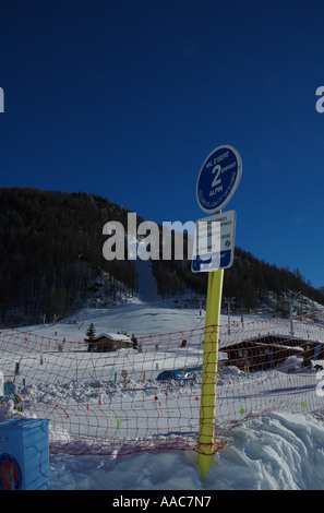 Sign for beginners ski school Stock Photo - Alamy