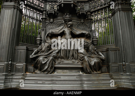 Queen Alexandra Memorial Stock Photo - Alamy