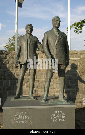 Statue of Owen Morgan 'OM' Edwards and Ifan ab Owen Edwards, welsh ...