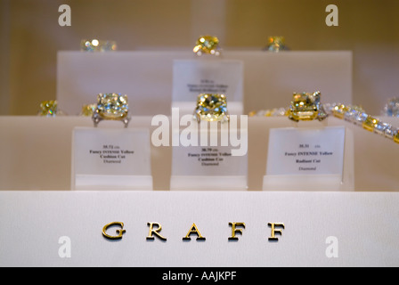 Graff jewellery shop on Bond Street, London, England, UK Stock Photo ...