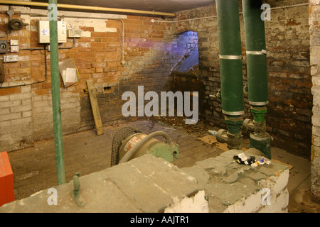 The old Mapperley Plains Primary School Stock Photo - Alamy