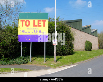 TO LET INDUSTRIAL UNITS sign on unit factory estate in Cwmbran Torfaen ...