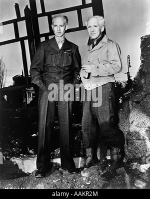 BURGESS MEREDITH as War Correspondent Ernie Pyle in THE STORY OF G.I ...