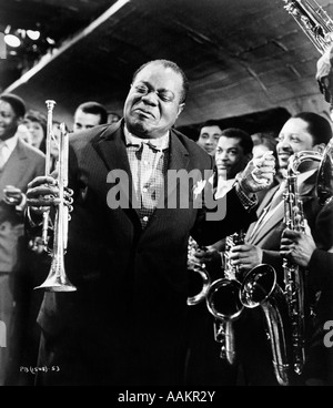 Louis ARMSTRONG and the american Jazz vocalist Velma MIDDLETON - 1961 ...