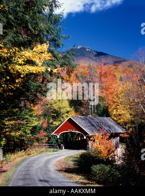 Franconia Notch with fall foliage and Old Man of the Mountain sign in ...