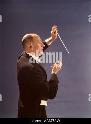 1960s 1970s 1980s MAN ORCHESTRA LEADER BATON CONDUCTOR CONDUCTING ...