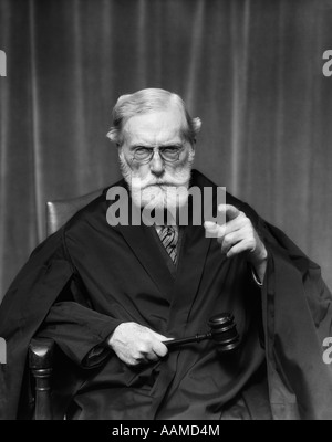 1930s PORTRAIT OF FROWNING ELDERLY MAN LOOKING AT CAMERA Stock Photo ...
