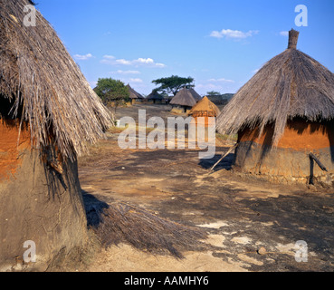 Shona Village, Great Zimbabwe, Zimbabwe Stock Photo: 434923 - Alamy