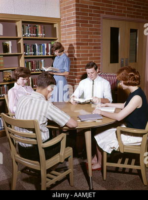 1960s TEENAGE BOY GIRL SEATED CLASSROOM DESKS TALKING STUDYING RETRO ...
