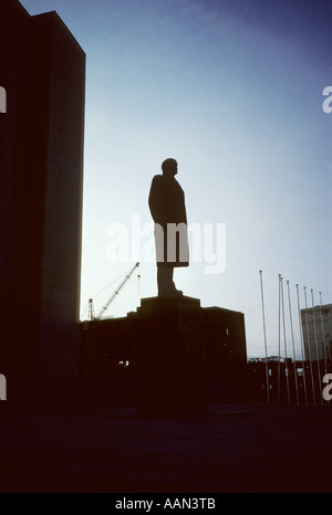 Statue of Lenin Magadan Siberia Russia LA002808 Stock Photo - Alamy