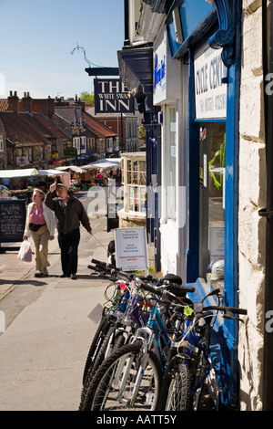 Market day, Pickering Market, Market Place, North Yorkshire, England ...