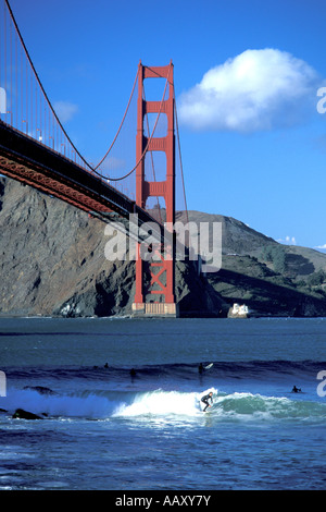 Surfing under Golden Gate bridge Stock Photo - Alamy