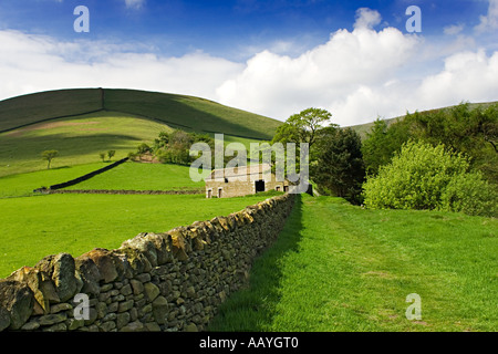 Grindsbrook Booth Near Edale The Pennine Way Footpath Towards "Kinder ...