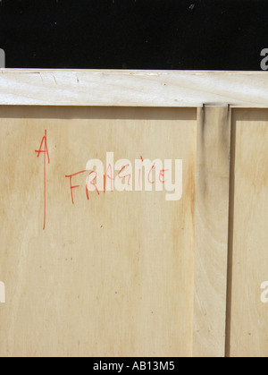 fragile hand written on wooden case Stock Photo - Alamy