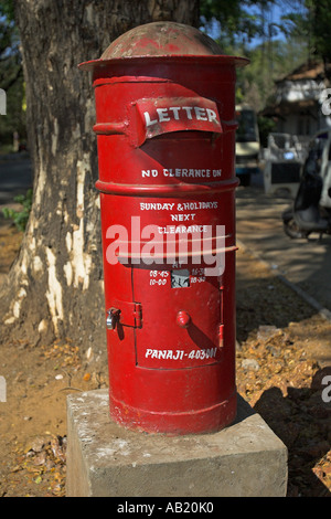 Old fashioned letter box Stock Photo - Alamy