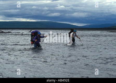 hiking in the Denali Range nordern wilderness Mt Silverthrone 4000 m ...