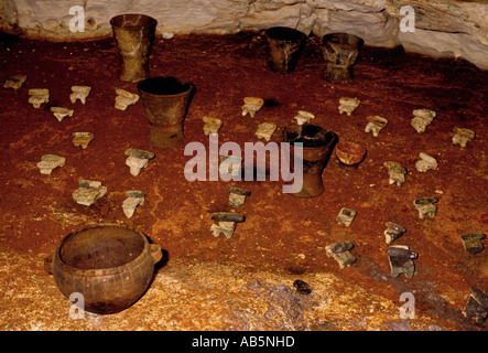 Mayan ceremonial objects, Balankanche Cave, Gruta de Balankanche ...