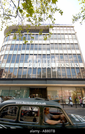 The exterior of the Peter Jones department store, Sloane Square ...