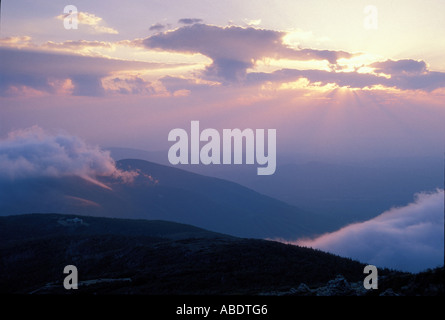 AMC Huts White Mountain NF God rays Sunset Greenleaf Hut Mt Lafayette ...