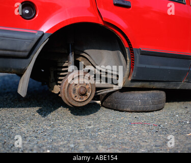Wheel of a car without tire Stock Photo - Alamy