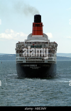 Queen Elizabeth 2 ship QE2 sets sails for the Falklands. Family and ...