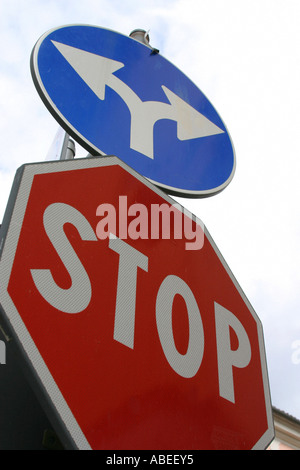 Directional traffic sign at road’s end near Chestertown, Maryland, USA ...