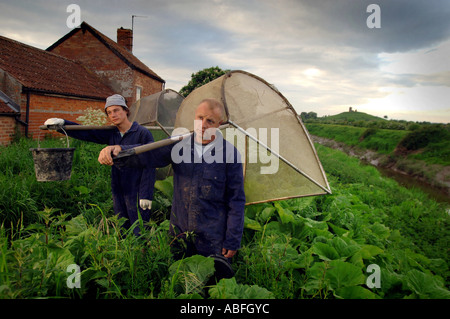 Phil Heyward fishing for Elvers on the River Parrett Burrow Bridge ...