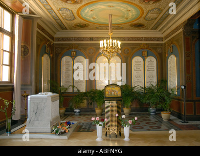 Tomb of executed Romanov family, St Petersburg Stock Photo - Alamy