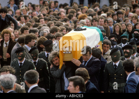 Martin Hurson funeral paramilitary IRA soldiers in disguise carry ...