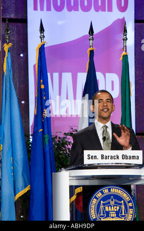Senator Barack Obama speaking at the National Constitution center on ...