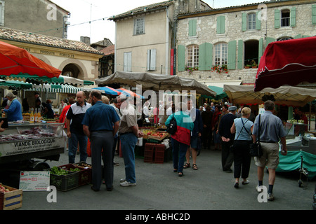 Sunday market at Issigeac Dordogne France Stock Photo - Alamy