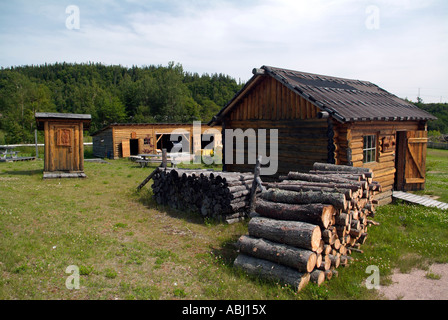 Traditional lumberjack wooden house, North of Quebec Stock Photo - Alamy