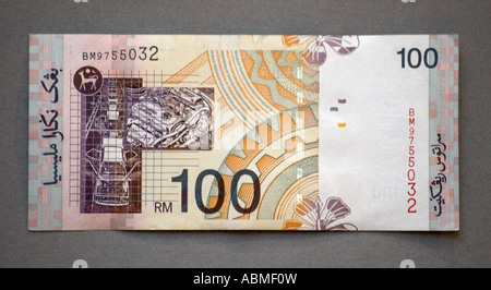 Malaysia 100 Ringgit Note Stock Photo - Alamy