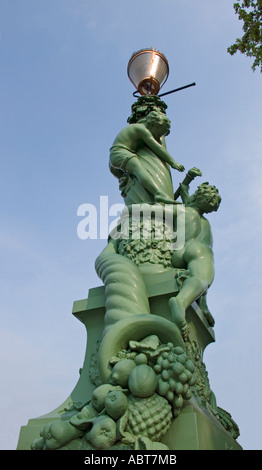 Victorian lamp post scupture erected on the river side of Chelsea ...
